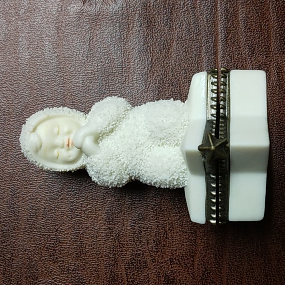 Department 56 | Other | Snowbabies Mini Figurine Praying With Sweet ...